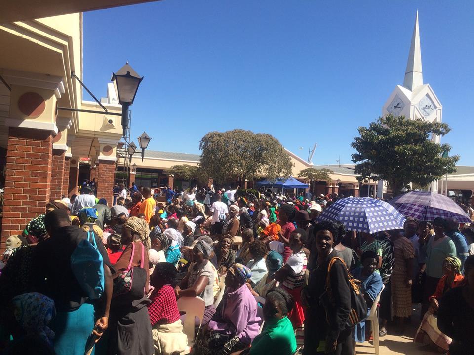Reuniones de evangelización cubren todo el territorio de Zimbabue ...
