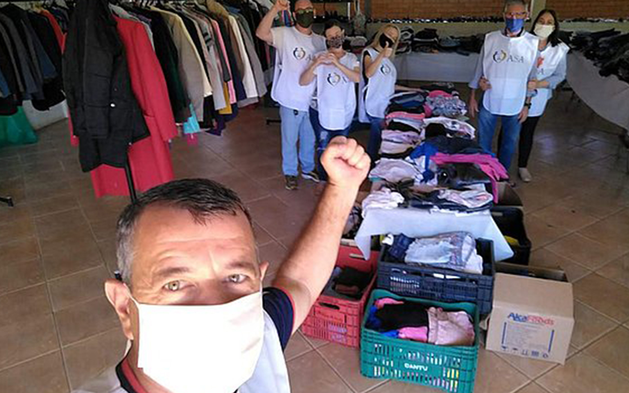 Venezuelan Immigrants Receive Masks, Food and Clothes Donation ...