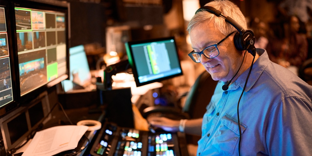 Scott Grady al control del espectáculo - Iglesia Adventista del Séptimo ...