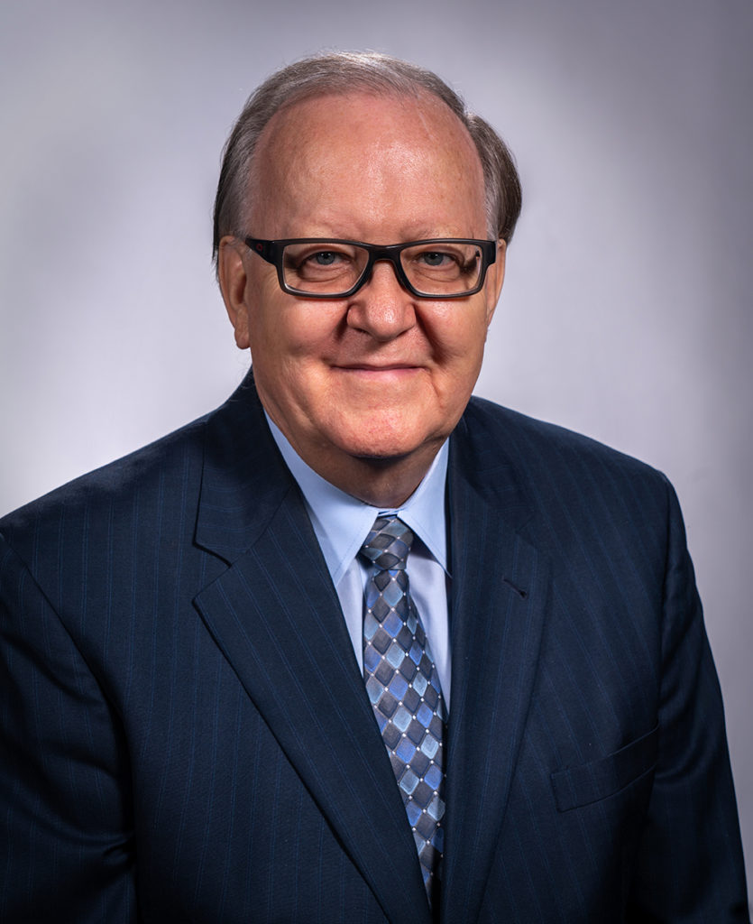 Daniel R. Jackson, expresidente de la División Norteamericana, pasa al ...