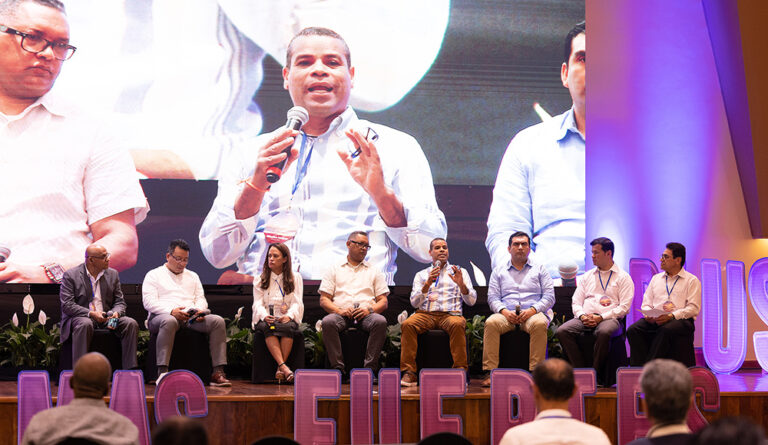 Adventist Leaders in Inter-America Examine Financial System for Greater ...