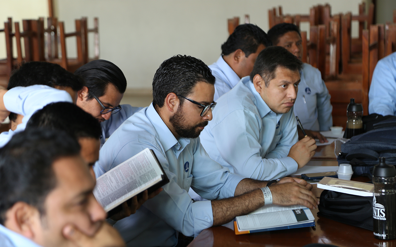 In Mexico, Local Pastors Dialogue and Refocus Their Ministry To Better ...