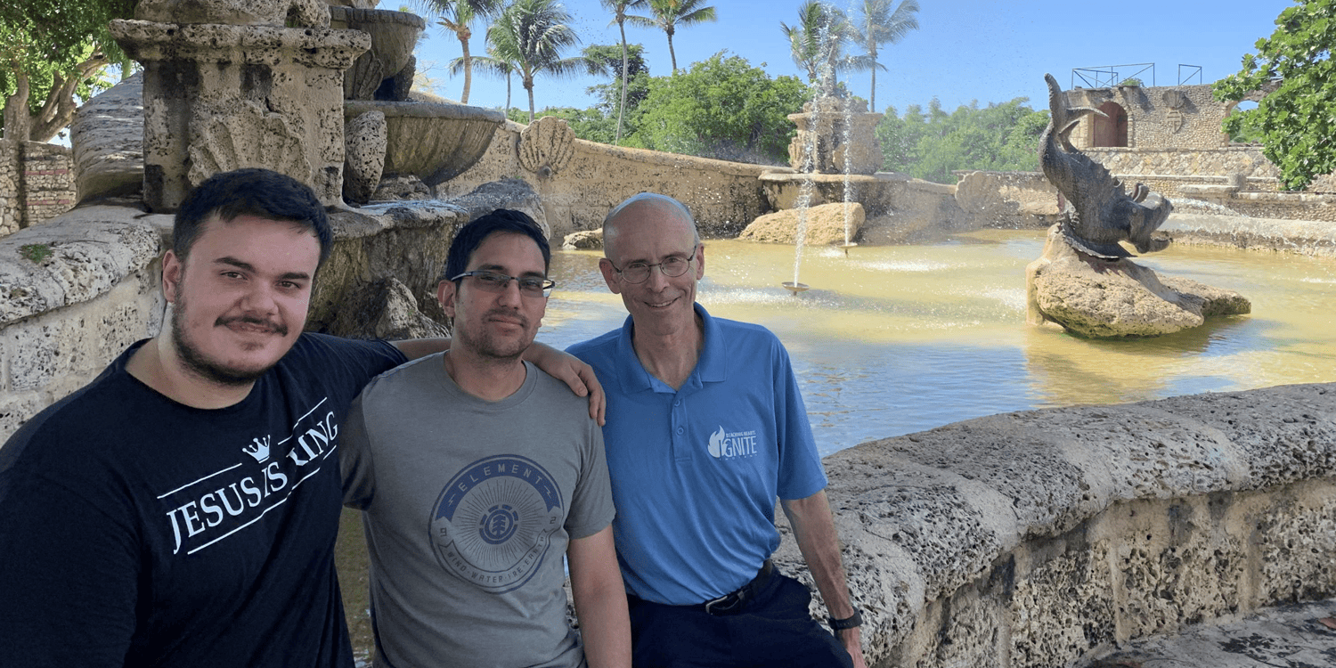 In the U.S., Young People Team Up with Their Pastors for Preaching ...