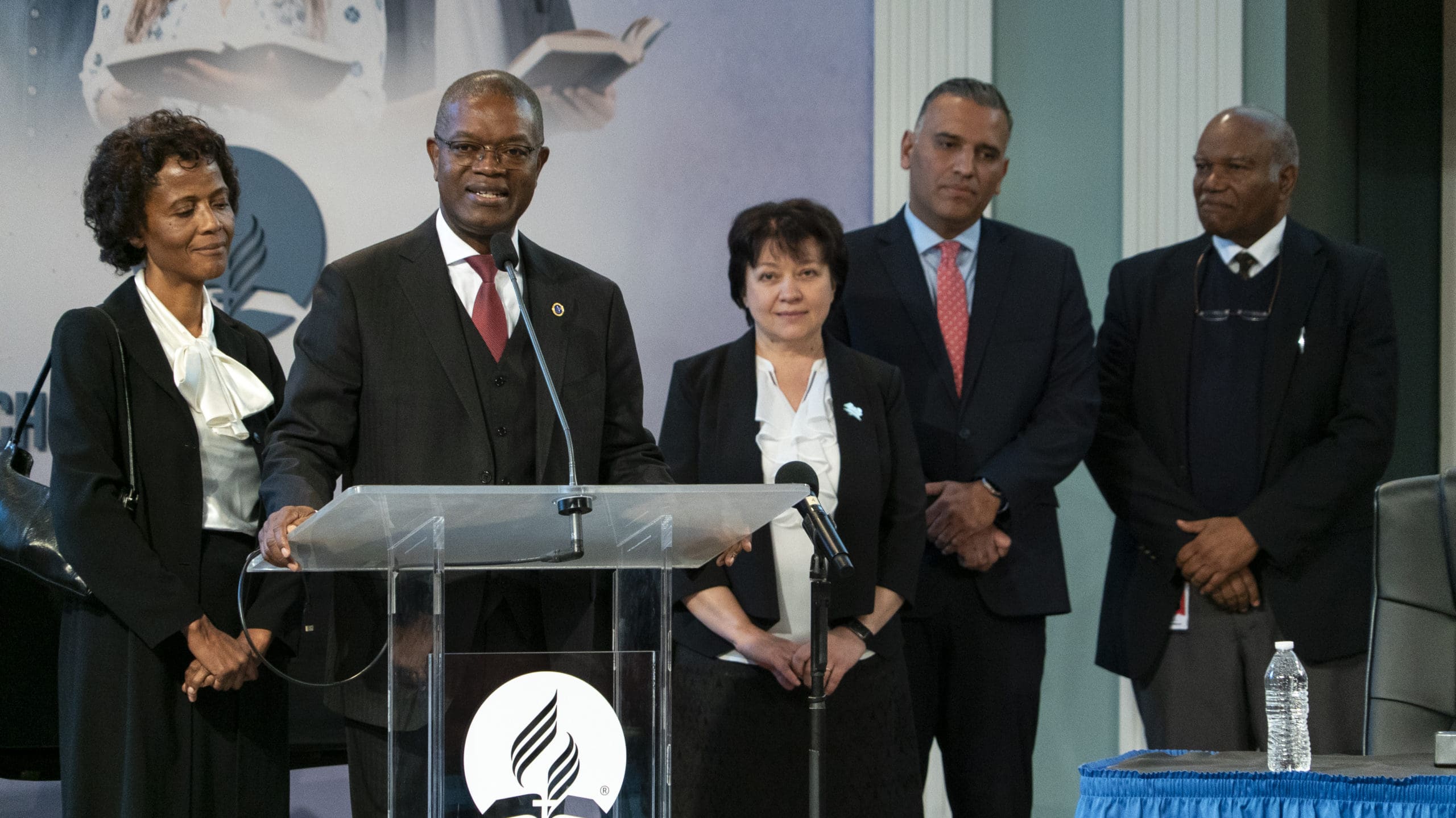 Pierre E. Omeler est nommé vice-président de la Conférence générale - Église Adventiste Du ...