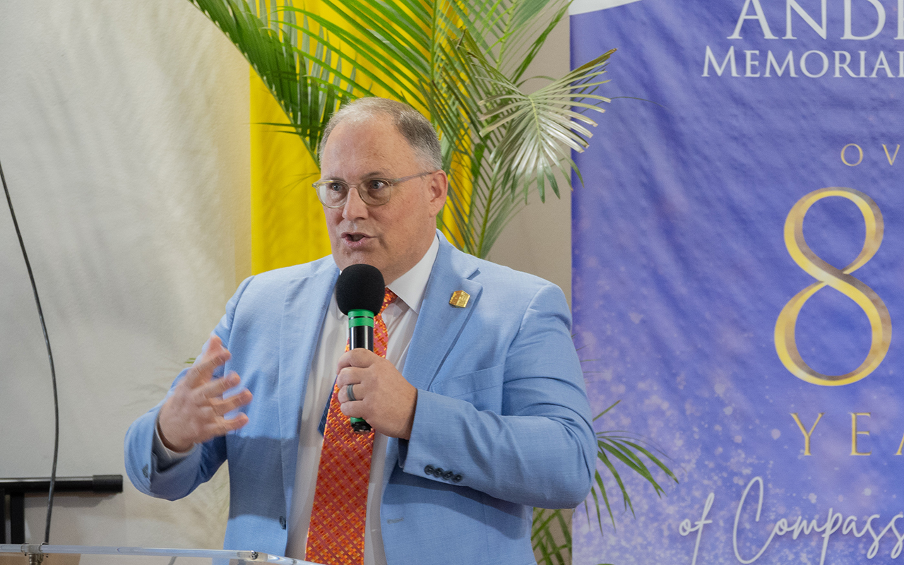 Jamaica's Prime Minister Lauds Adventist Hospital for Excellence and ...