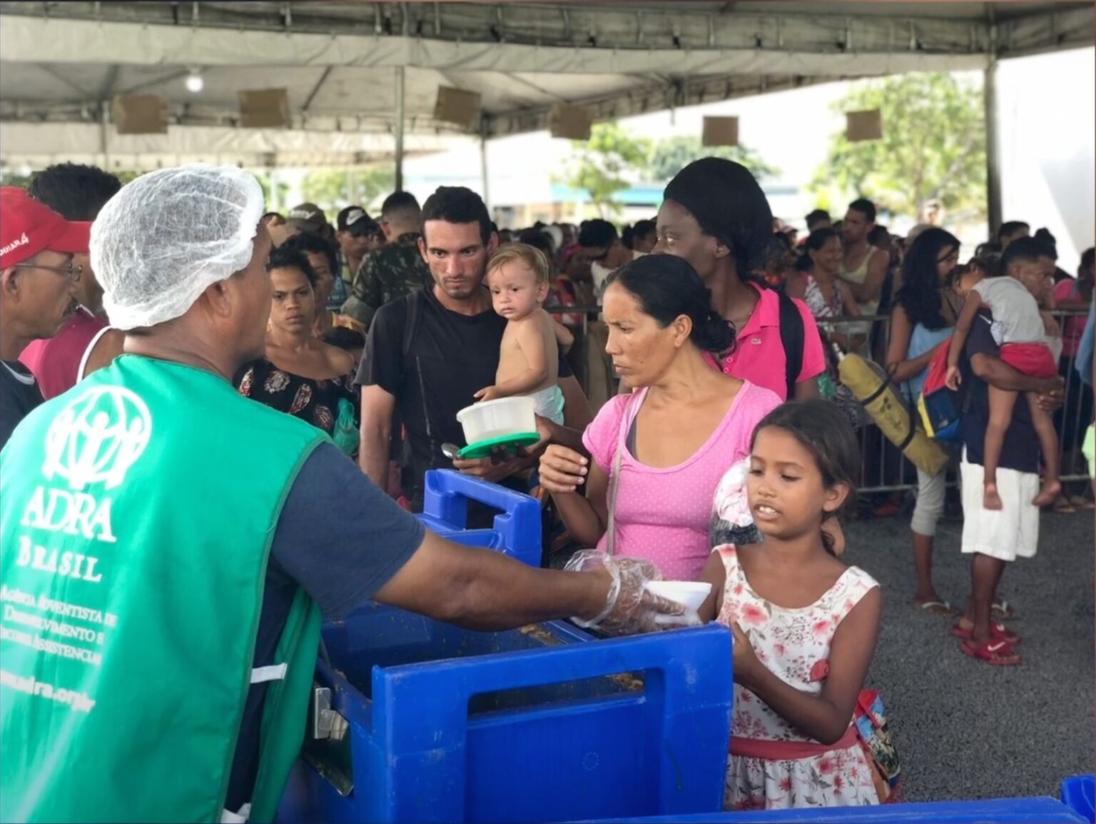 Exposición fotográfica muestra servicio de ADRA Brasil a refugiados ...